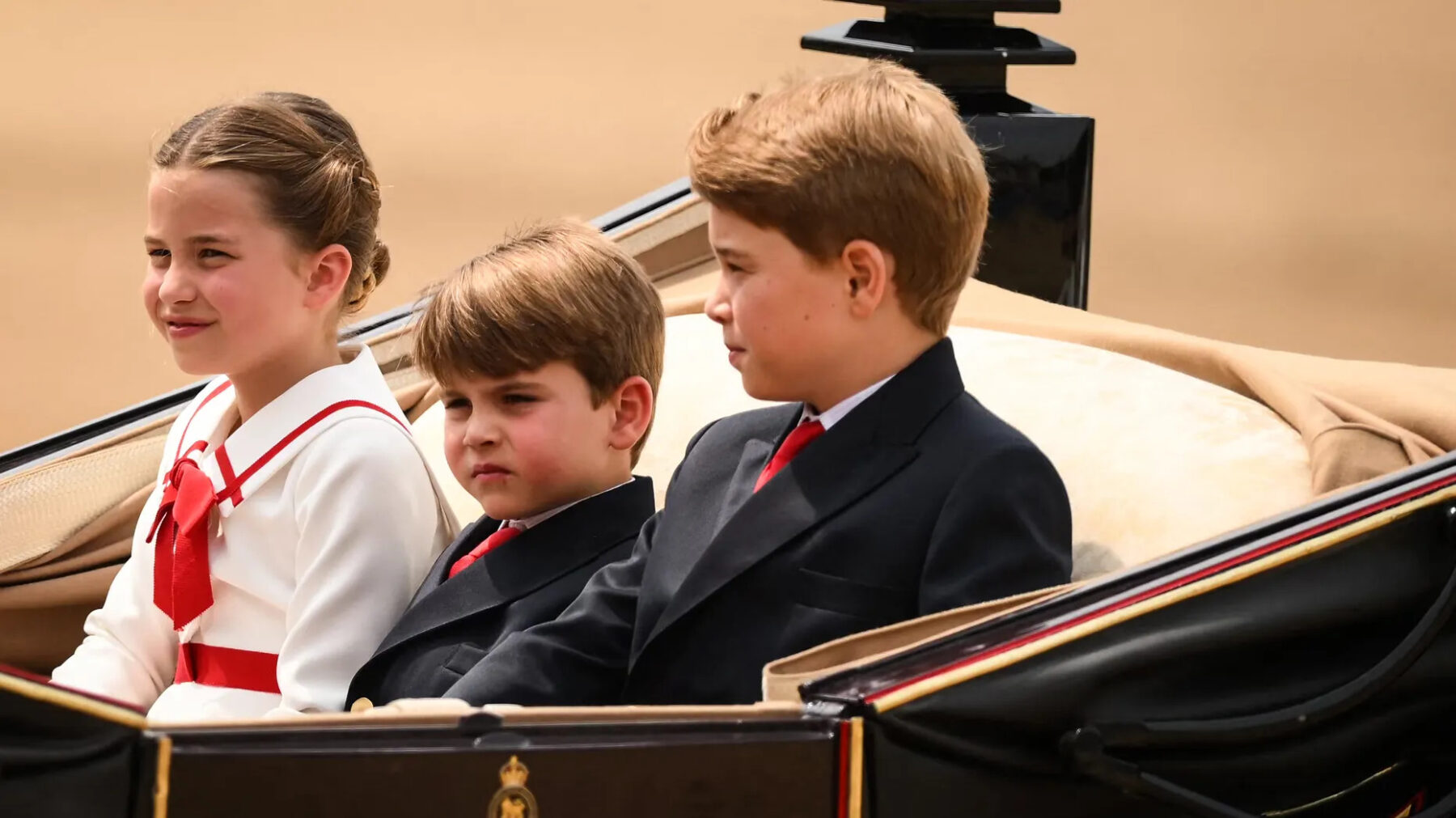 トゥルーピング・ザ・カラー 2023！ - Royal Days